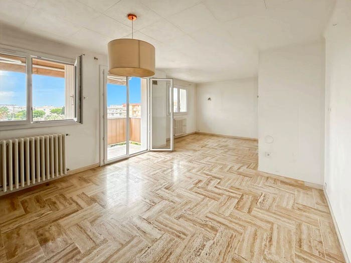 Appartement 4 pièces à louer à Colle, Antibes