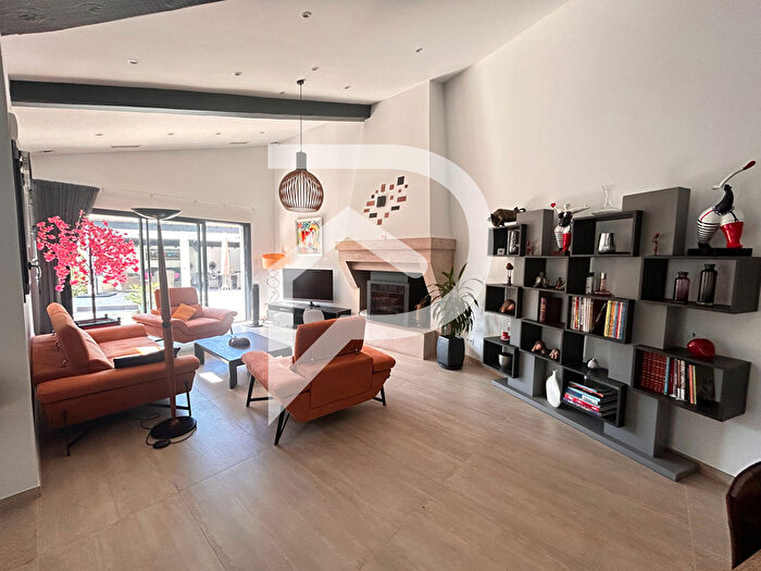 Maison à vendre - Vauvert - 6 pièces - 3 chambres