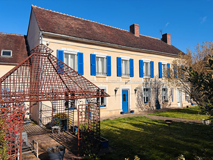 Maison à vendre - Charmoy - 11 pièces - 7 chambres