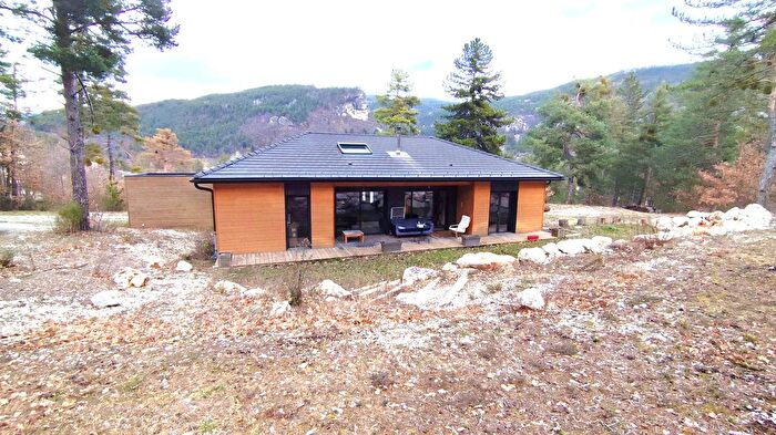 Maison à vendre - Annot - 4 pièces - 3 chambres