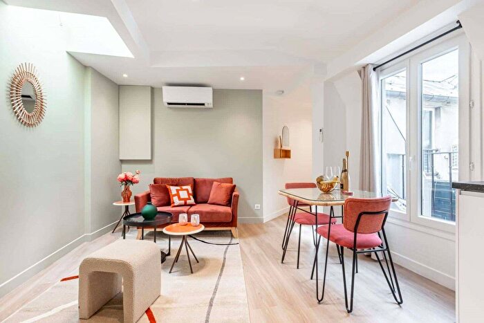 Appartement à louer - Hoche-Friedland, Paris ème arrondissement - 3 pièces - 1 chambre