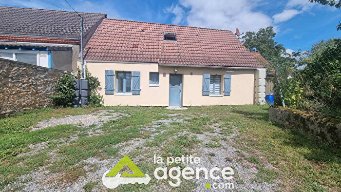 Maison à vendre - Vierzon, Bois dYèvre - 4 pièces - 3 chambres