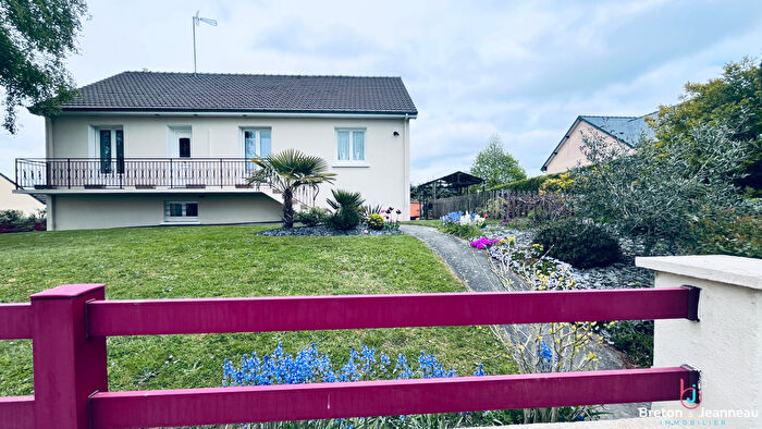 Saint-Ouën-des-Toits - Maison 5 pièces à vendre