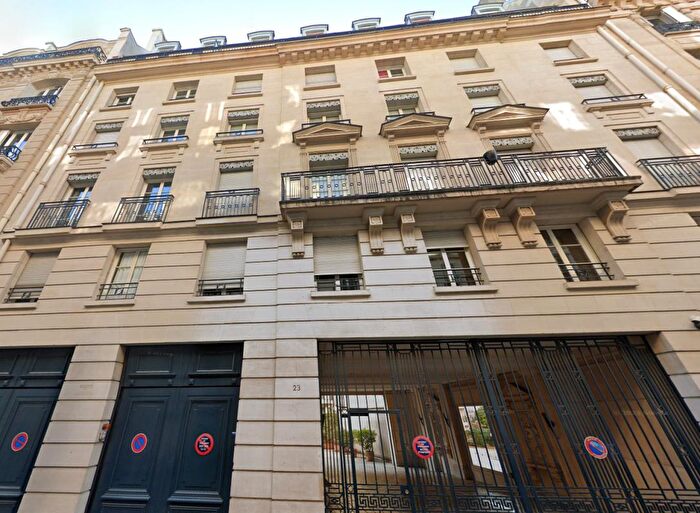 Appartement 4 pièces à Paris 8ème, Mairie, à louer