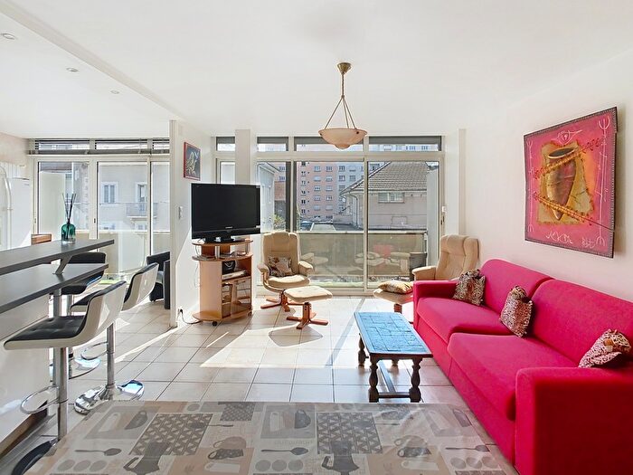 Appartement à vendre - Annemasse, Centre-ville - 3 pièces - 2 chambres