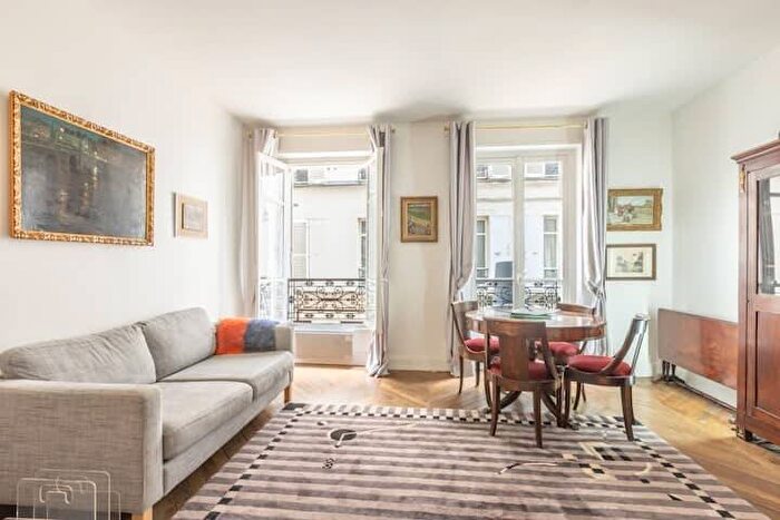 Appartement à louer - Saint Philippe du Roule, Paris ème arrondissement - 3 pièces - 1 chambre