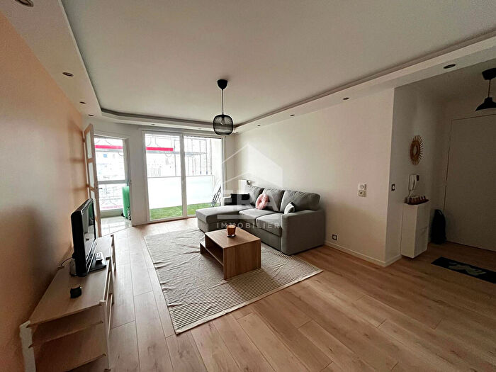 Appartement à louer - Ivry-sur-Seine, Ivry Port - 4 pièces - 3 chambres