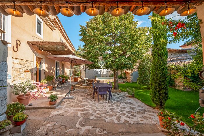 Maison à vendre - Oppède - 10 pièces - 5 chambres