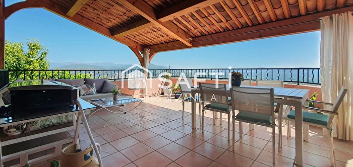 Maison 5 pièces à vendre à Solliès-Ville