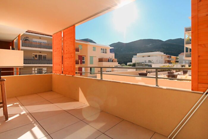 Appartement à vendre - Saint-Martin-du-Var - 3 pièces - 2 chambres