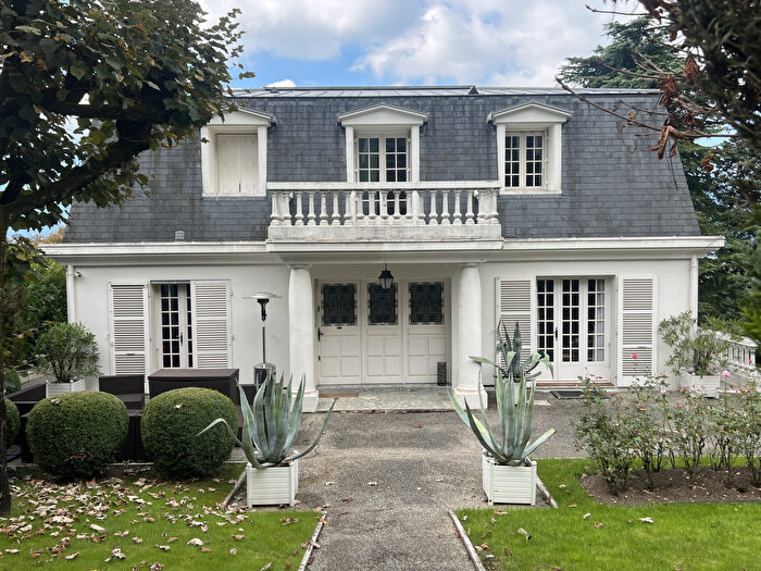 Maison à vendre - Aix-les-Bains, Est - 10 pièces - 5 chambres