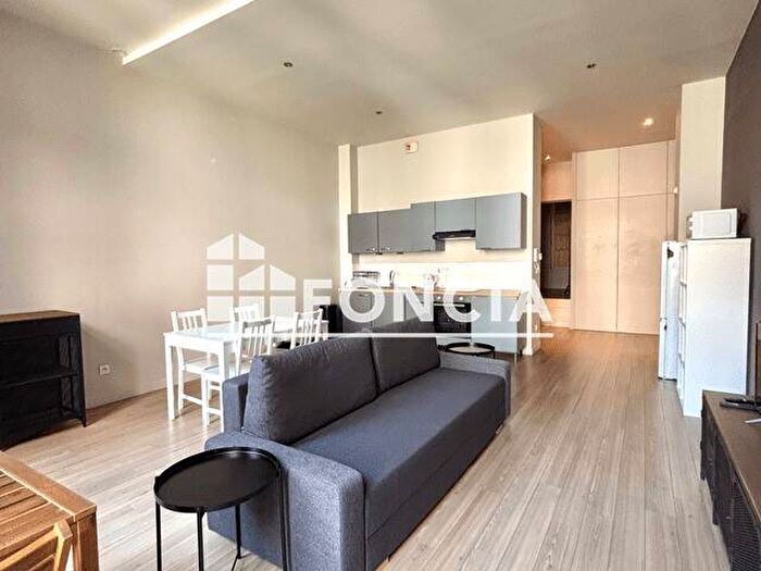 Appartement à louer - Tarentaize-Beaubrun-Severine, Saint-Étienne - 3 pièces - 1 chambre