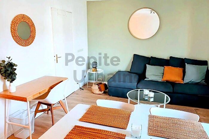 Appartement à louer - Madeleine-Saint Léonard-Justices, Angers - 1 pièce