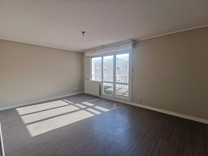 Appartement à louer - Saint-Étienne, Saint-Roch, Vivaraize, Valbenoite, Centre Deux - 3 pièces - 2 chambres