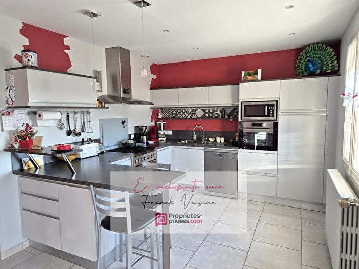 Maison à vendre - Saint-Paul-en-Pareds - 7 pièces - 4 chambres