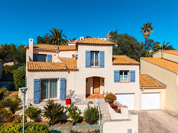 Maison à vendre - Hyères, Pyanet - 6 pièces - 4 chambres