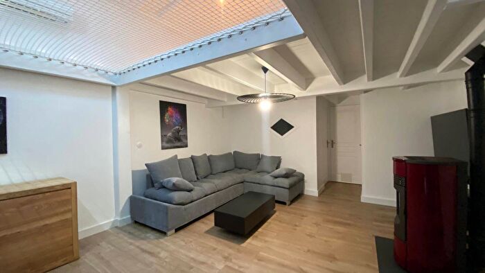 Maison à louer - Nuaillé-dAunis - 3 pièces - 2 chambres