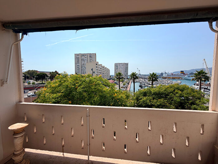 Appartement 4 pièces à louer - Toulon, Le Port