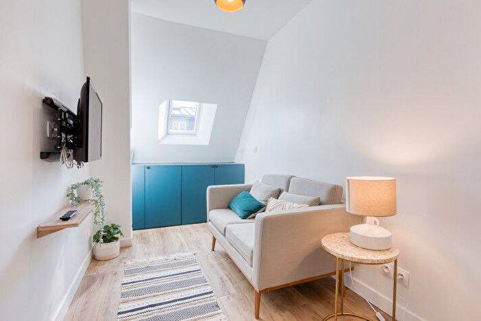 Appartement 2 pièces à louer à Porte Dauphine, Paris 16ème arrondissement