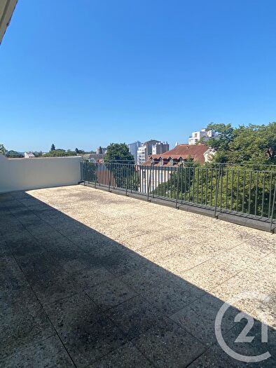 Appartement à louer - Pau, Centre-ville - 4 pièces - 3 chambres