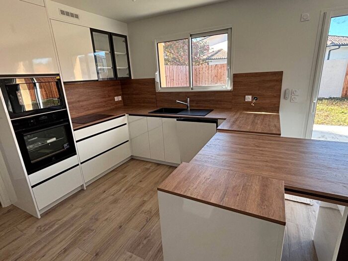 Maison à louer - Parempuyre - 4 pièces - 4 chambres