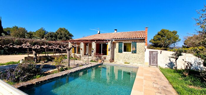 Maison à vendre - Murs - 4 pièces - 3 chambres