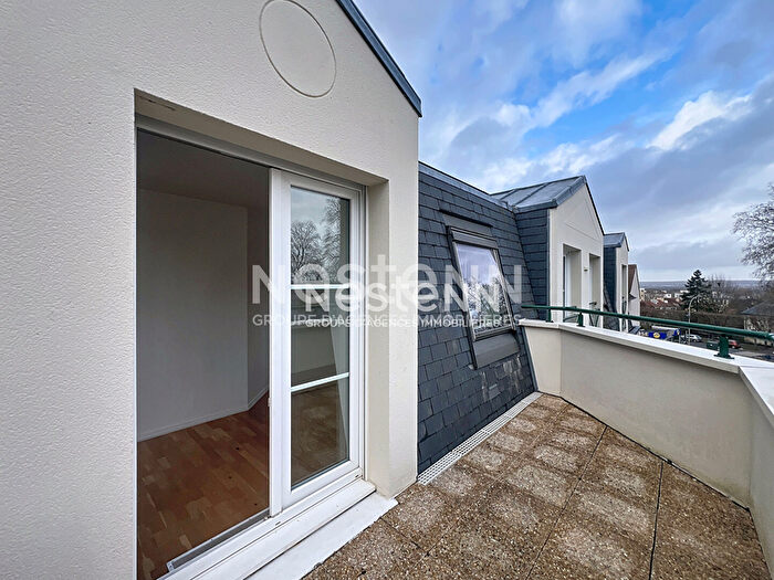 Appartement à louer - Saint-Cyr-lécole, Centre-ville - 3 pièces - 2 chambres