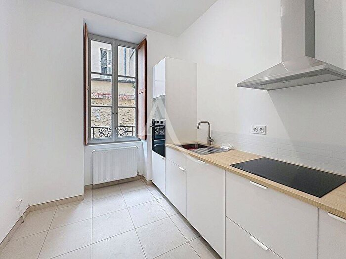 Maison à louer - Centre Ville, Château-Gontier-sur-Mayenne - 6 pièces - 4 chambres