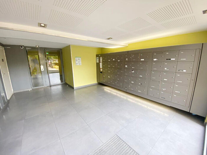 Appartement 2 pièces à vendre - Vénissieux, Max Barel, Charreard