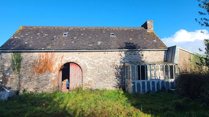 Plougonven - Maison 2 pièces à vendre