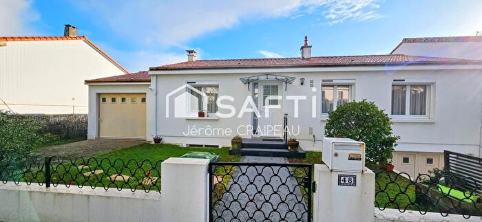 Maison à vendre - La Roche-sur-Yon, Pyramides, Jean-Yole - 6 pièces - 4 chambres