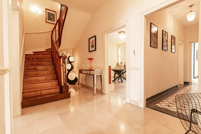 Maison à vendre - Albi, Centre-ville - 8 pièces - 4 chambres