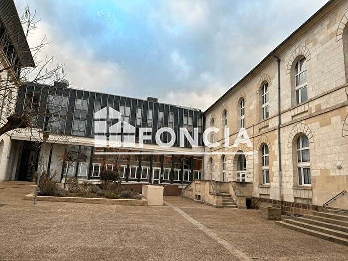 Appartement à louer - Centre Ville, Beauvais - 1 pièce