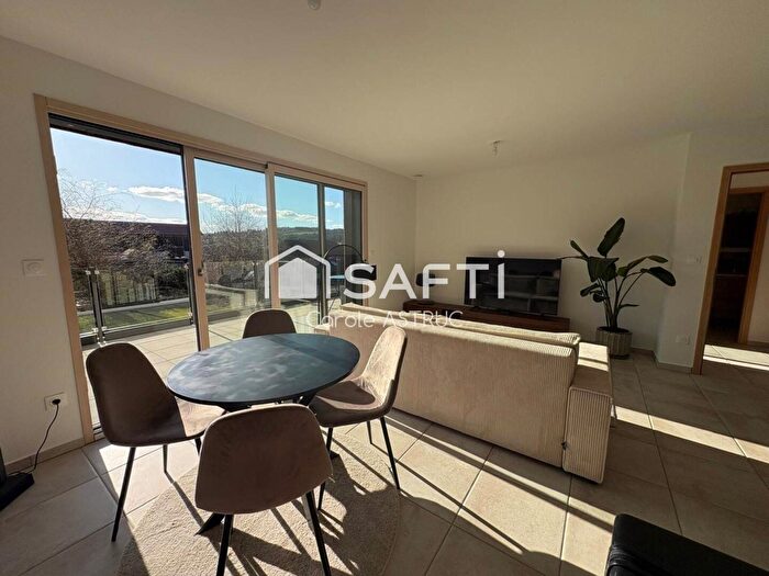 Appartement à louer - Longevilles-Mont-dOr - 4 pièces - 3 chambres