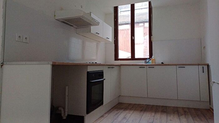 Appartement à louer - Noyon, Centre-ville - 3 pièces - 2 chambres