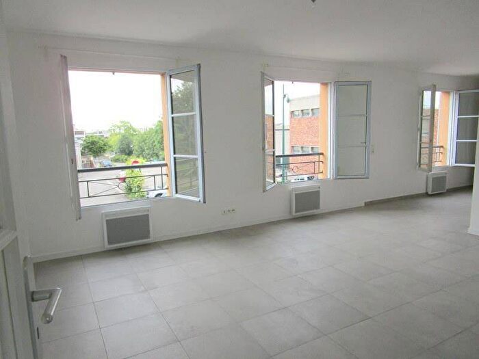 Le Village, Noisy-le-Roi : Appartement 3 pièces à louer