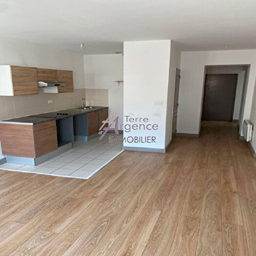 Appartement 4 pièces à Beaucaire, Centre-ville, à vendre