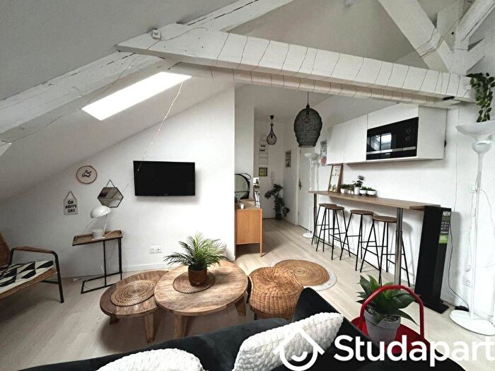 Appartement à louer - Centre Ville, Reims - 5 pièces - 4 chambres