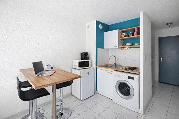 Appartement à vendre - Marseille e , Saint-Pierre - 1 pièce