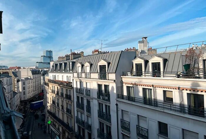 Appartement à louer - La Fourche-Guy Môquet, Paris ème arrondissement - 2 pièces - 1 chambre