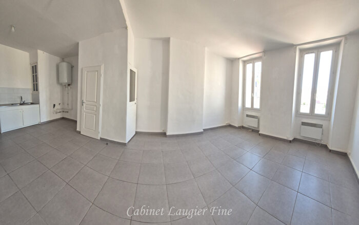 Appartement 2 pièces à louer à Marseille 4ème, Cinq Avenues