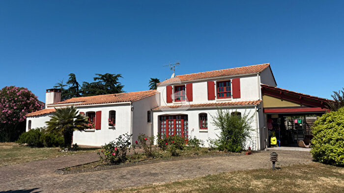 Maison à vendre - Angles - 5 pièces - 4 chambres