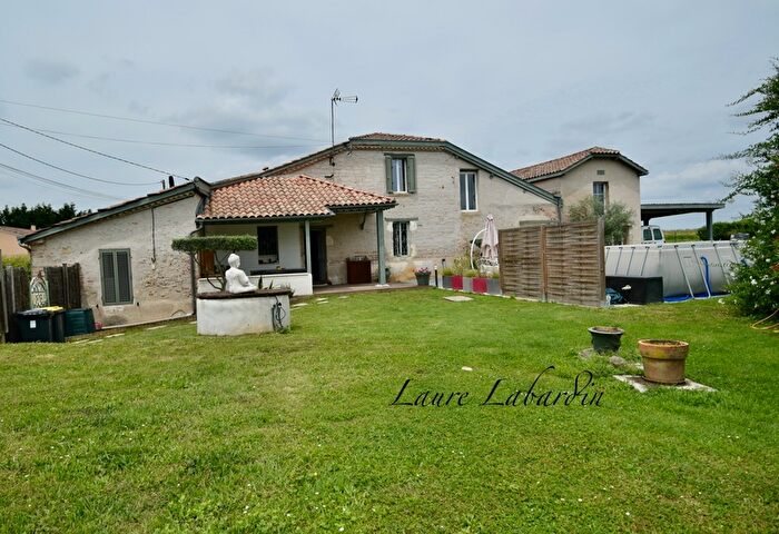 Maison à vendre - Caumont-sur-Garonne - 9 pièces - 5 chambres