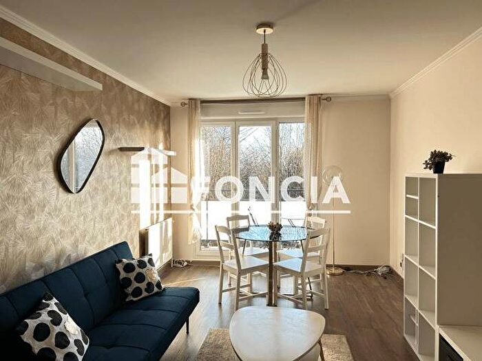 Appartement à louer - Sud-Bords de Marne-Gambetta-Aulnoy, Chelles - 3 pièces - 2 chambres