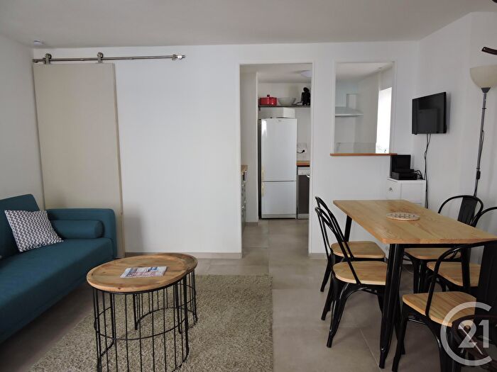 Maison à louer - La Rochelle, Centre-ville, Vieux-port, Marché - 3 pièces - 2 chambres