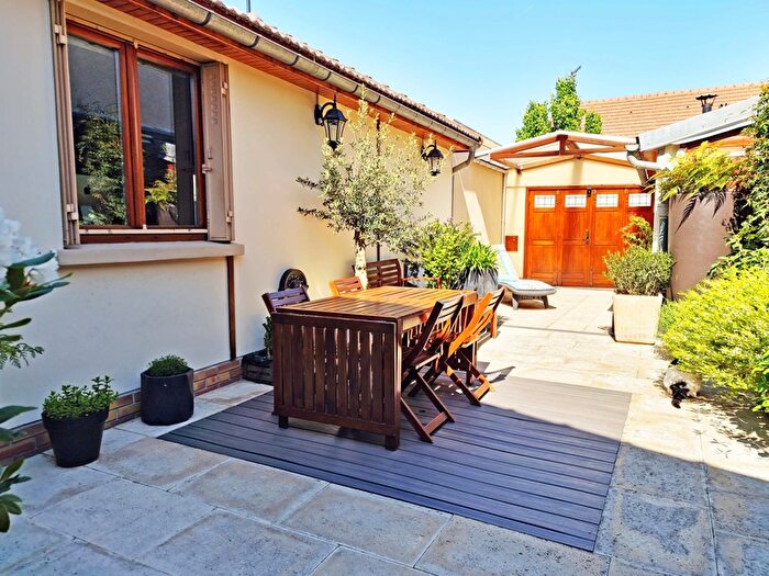 Maison à vendre - Stains, La Cerisaie - 7 pièces - 4 chambres