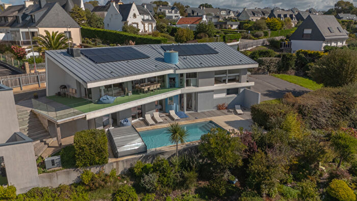 Maison à vendre - Guidel - 6 pièces - 5 chambres