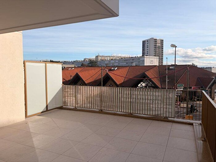 Appartement à louer - Le Centre-Centre Ville, Roanne - 2 pièces - 1 chambre