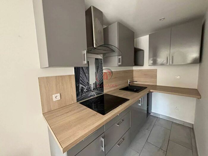 Appartement à louer - Évenos - 1 pièce