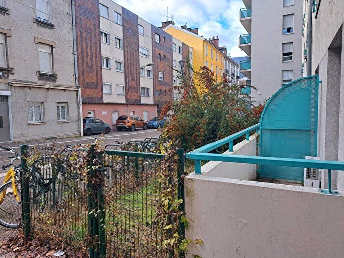 Appartement 1 pièce à Aristide-Briand, Fontaine, à louer